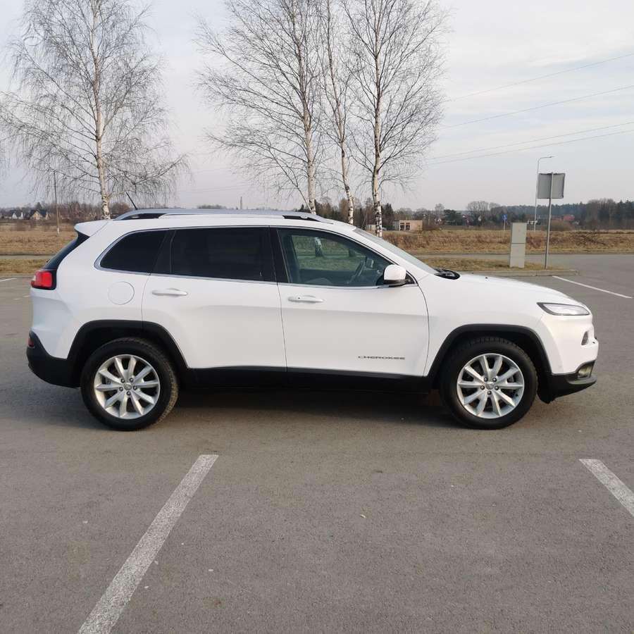 Balts Jeep Cherokee 2015 Kuršėnai, ar dzinēja tilpumu 2.40 L un nobraukumu 130 tūkst. km par 11900 €, foto 4 vietnē AUTOMOTO.COM.LV