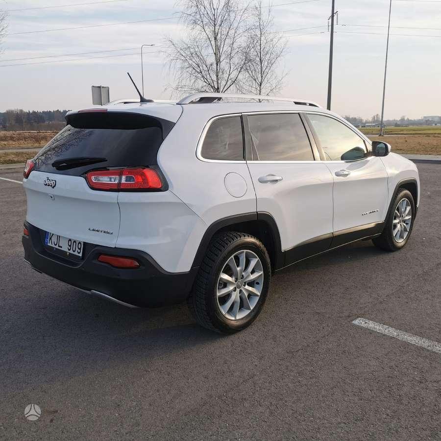 Balts Jeep Cherokee 2015 Kuršėnai, ar dzinēja tilpumu 2.40 L un nobraukumu 130 tūkst. km par 11900 €, foto 5 vietnē AUTOMOTO.COM.LV