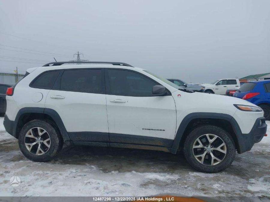 Balts Jeep Cherokee 2015 Klaipėda, ar dzinēja tilpumu 3.24 L un nobraukumu 231 tūkst. km par 5000 €, foto 14 vietnē AUTOMOTO.COM.LV