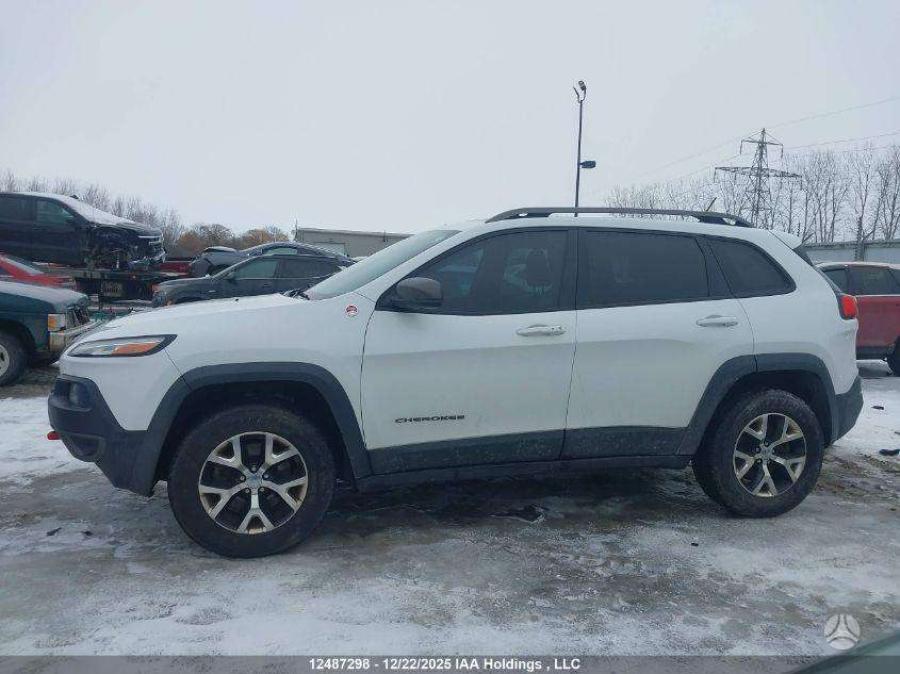 Balts Jeep Cherokee 2015 Klaipėda, ar dzinēja tilpumu 3.24 L un nobraukumu 231 tūkst. km par 5000 €, foto 18 vietnē AUTOMOTO.COM.LV