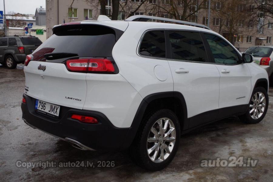 Balts Jeep Cherokee 2015 Tartu, ar dzinēja tilpumu 2.00 L un nobraukumu 212 tūkst. km par 11499 €, foto 2 vietnē AUTOMOTO.COM.LV