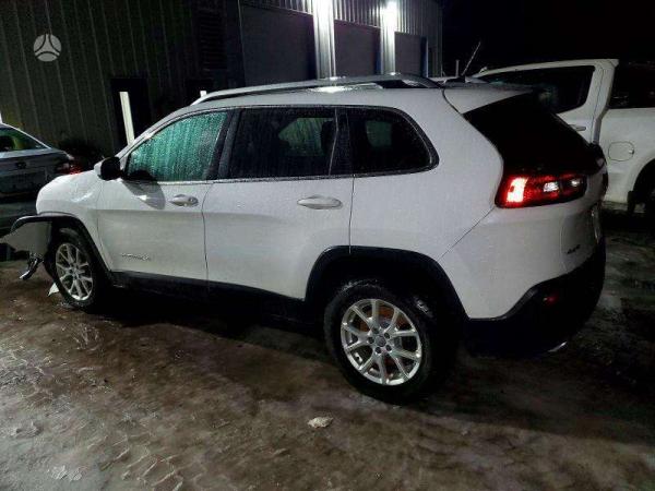 Balts Jeep Cherokee 2015 Šauļi, ar dzinēja tilpumu 3.24 L un nobraukumu 215 tūkst. km par 3900 €, foto 3 vietnē AUTOMOTO.COM.LV