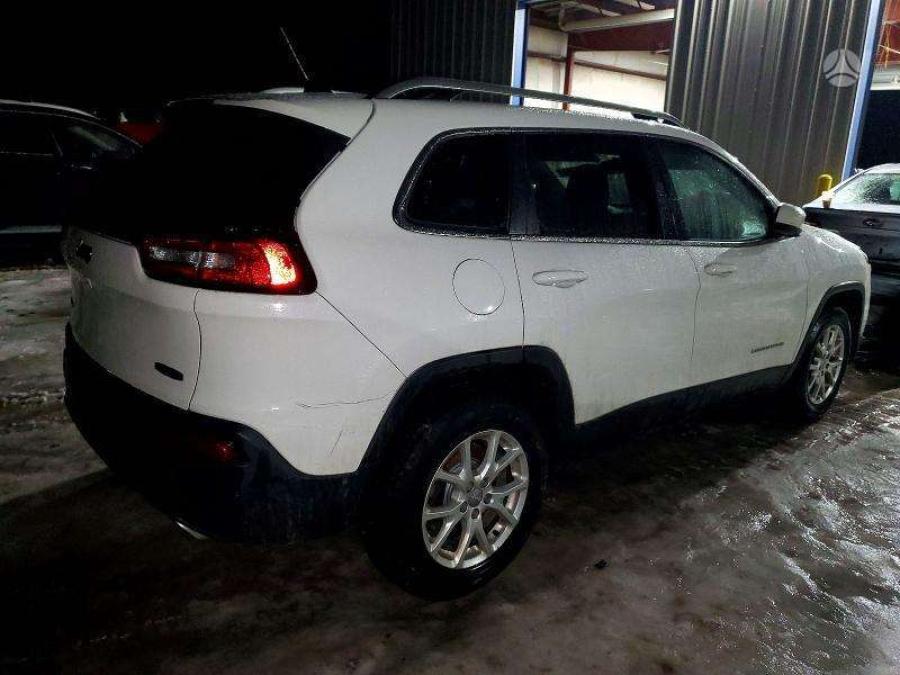 Balts Jeep Cherokee 2015 Šauļi, ar dzinēja tilpumu 3.24 L un nobraukumu 215 tūkst. km par 3900 €, foto 4 vietnē AUTOMOTO.COM.LV