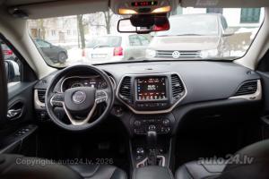 Белый Джип Чероки 2015 в Тарту, объемом двигателя 2.00 л и пробегом 212 тыс. км за 10999 €, фото 9 на AUTOMOTO.COM.LV