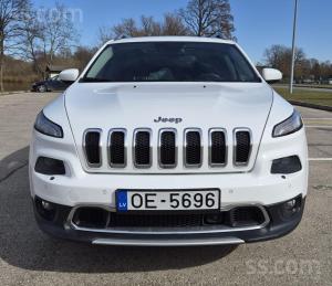 Balts Jeep Cherokee 2015 Rīga, ar dzinēja tilpumu 2.20 L un nobraukumu 151 tūkst. km par 11700 €, foto 3 vietnē AUTOMOTO.COM.LV