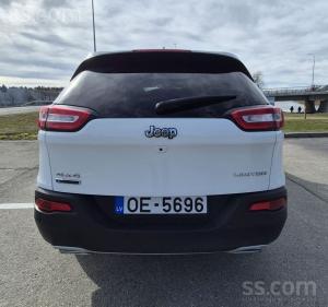 Balts Jeep Cherokee 2015 Rīga, ar dzinēja tilpumu 2.20 L un nobraukumu 151 tūkst. km par 11700 €, foto 6 vietnē AUTOMOTO.COM.LV