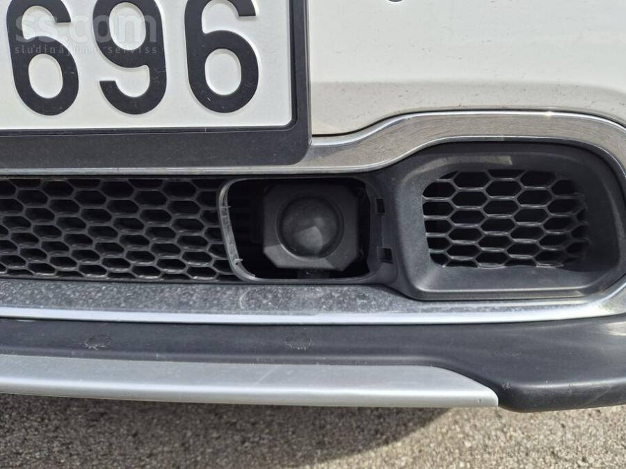 Balts Jeep Cherokee 2015 Rīga, ar dzinēja tilpumu 2.20 L un nobraukumu 151 tūkst. km par 11700 €, foto 7 vietnē AUTOMOTO.COM.LV