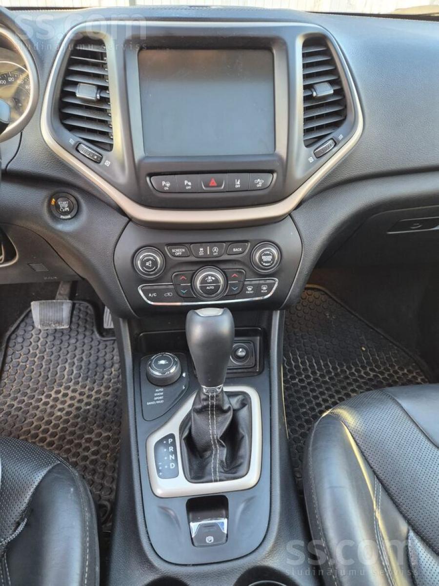 Balts Jeep Cherokee 2015 Rīga, ar dzinēja tilpumu 2.20 L un nobraukumu 151 tūkst. km par 11700 €, foto 8 vietnē AUTOMOTO.COM.LV