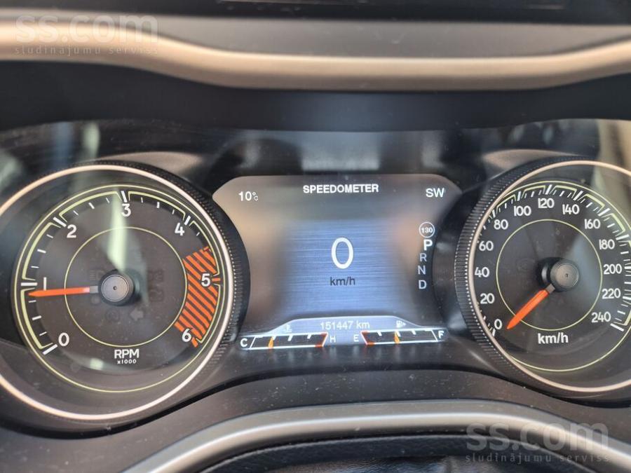 Balts Jeep Cherokee 2015 Rīga, ar dzinēja tilpumu 2.20 L un nobraukumu 151 tūkst. km par 11700 €, foto 11 vietnē AUTOMOTO.COM.LV