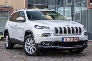 Balts Jeep Cherokee 2015 Rīga, ar dzinēja tilpumu 2.00 L un nobraukumu 189 tūkst. km par 12490 €, foto  vietnē AUTOMOTO.COM.LV