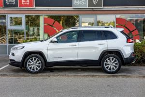 Balts Jeep Cherokee 2015 Rīga, ar dzinēja tilpumu 2.00 L un nobraukumu 189 tūkst. km par 12490 €, foto 6 vietnē AUTOMOTO.COM.LV