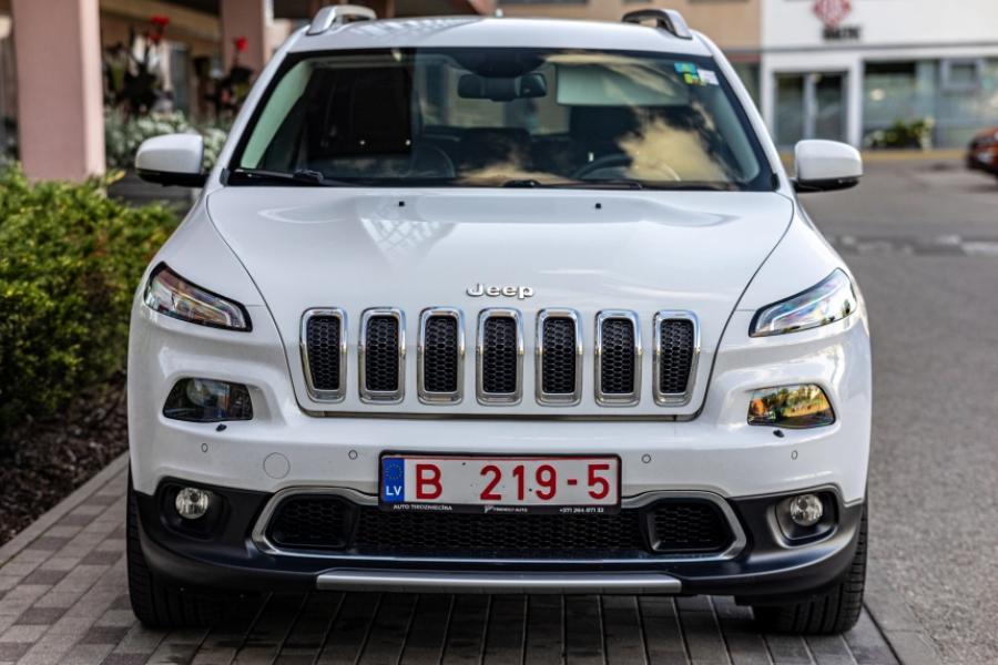 Balts Jeep Cherokee 2015 Rīga, ar dzinēja tilpumu 2.00 L un nobraukumu 189 tūkst. km par 12490 €, foto 10 vietnē AUTOMOTO.COM.LV