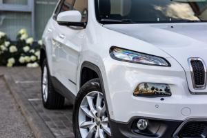Balts Jeep Cherokee 2015 Rīga, ar dzinēja tilpumu 2.00 L un nobraukumu 189 tūkst. km par 12490 €, foto 12 vietnē AUTOMOTO.COM.LV