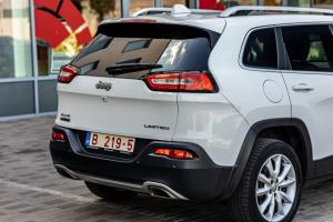 Balts Jeep Cherokee 2015 Rīga, ar dzinēja tilpumu 2.00 L un nobraukumu 189 tūkst. km par 12490 €, foto 15 vietnē AUTOMOTO.COM.LV