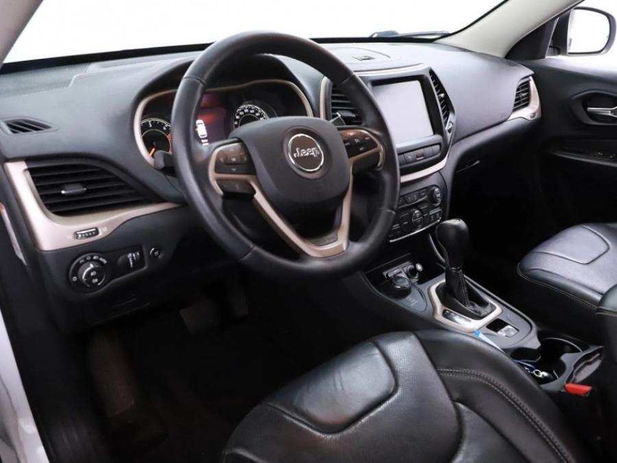 Balts Jeep Cherokee 2015 Rīga, ar dzinēja tilpumu 2.00 L un nobraukumu 189 tūkst. km par 12490 €, foto 19 vietnē AUTOMOTO.COM.LV