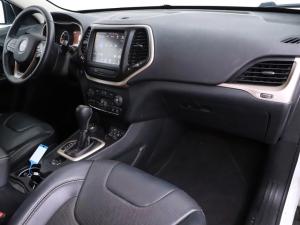 Balts Jeep Cherokee 2015 Rīga, ar dzinēja tilpumu 2.00 L un nobraukumu 189 tūkst. km par 12490 €, foto 21 vietnē AUTOMOTO.COM.LV