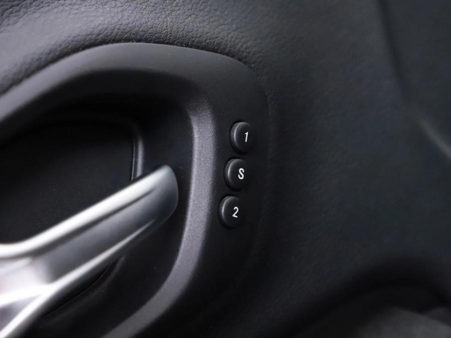 Balts Jeep Cherokee 2015 Rīga, ar dzinēja tilpumu 2.00 L un nobraukumu 189 tūkst. km par 12490 €, foto 32 vietnē AUTOMOTO.COM.LV