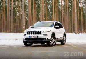 White Jeep Cherokee 2016 in Riga, with an engine capacity of 2.20 L and mileage of 282 thousand km for 8190 €, photo  on AUTOMOTO.COM.LV