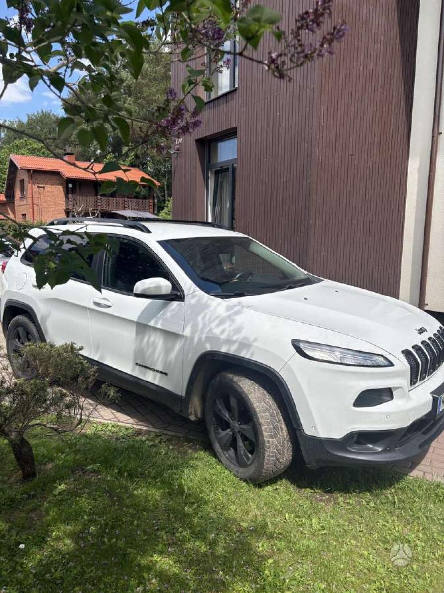 Balts Jeep Cherokee 2016 Viļņa, ar dzinēja tilpumu 2.18 L un nobraukumu 252 tūkst. km par 7200 €, foto 3 vietnē AUTOMOTO.COM.LV