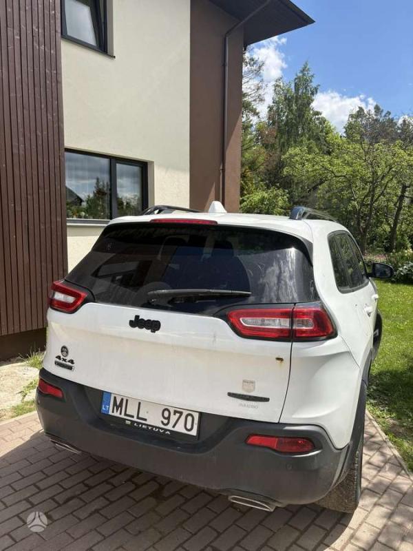 Balts Jeep Cherokee 2016 Viļņa, ar dzinēja tilpumu 2.18 L un nobraukumu 252 tūkst. km par 7200 €, foto 4 vietnē AUTOMOTO.COM.LV