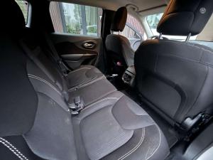 Balts Jeep Cherokee 2016 Viļņa, ar dzinēja tilpumu 2.18 L un nobraukumu 252 tūkst. km par 7200 €, foto 8 vietnē AUTOMOTO.COM.LV