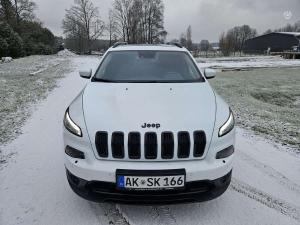 White Jeep Cherokee 2017 in Vilnius, with an engine capacity of 2.18 L and mileage of 136 thousand km for 12500 €, photo 22 on AUTOMOTO.COM.LV
