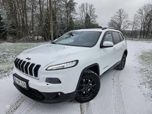 White Jeep Cherokee 2017 in Vilnius, with an engine capacity of 2.18 L and mileage of 136 thousand km for 12500 €, photo 27 on AUTOMOTO.COM.LV