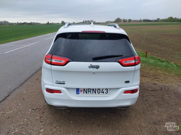 Balts Jeep Cherokee 2017 Ariogala, ar dzinēja tilpumu 2.20 L un nobraukumu 223 tūkst. km par 8000 €, foto 3 vietnē AUTOMOTO.COM.LV