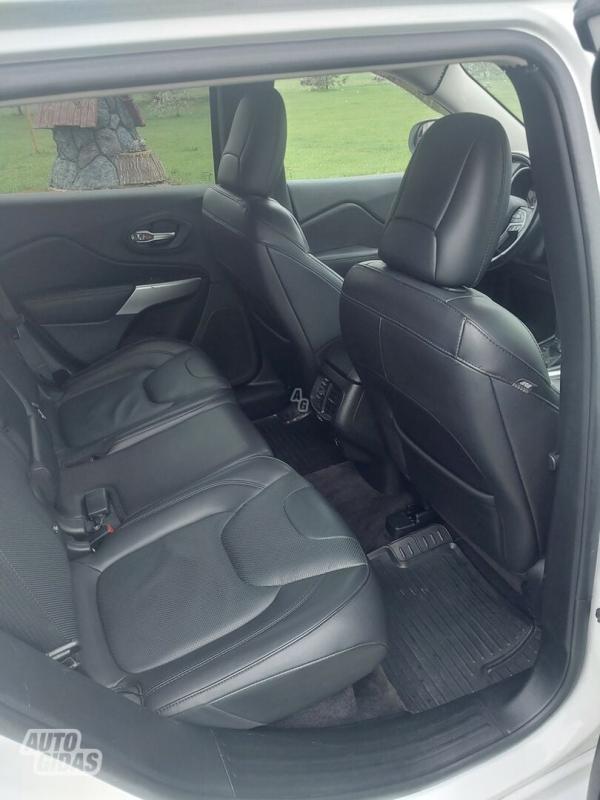 Balts Jeep Cherokee 2017 Ariogala, ar dzinēja tilpumu 2.20 L un nobraukumu 223 tūkst. km par 8000 €, foto 7 vietnē AUTOMOTO.COM.LV