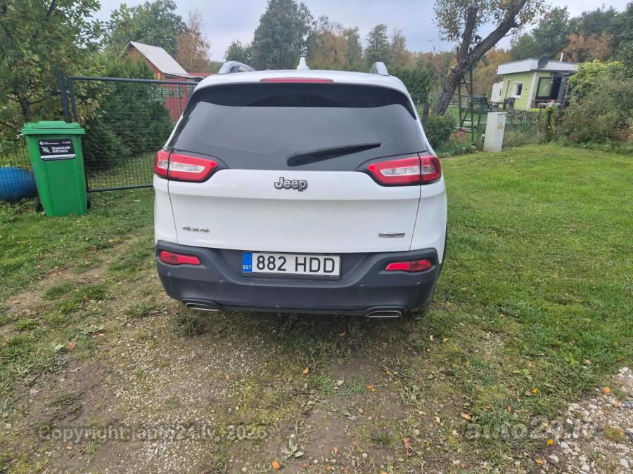 Balts Jeep Cherokee 2017 Tallina, ar dzinēja tilpumu 2.20 L un nobraukumu 164 tūkst. km par 11500 €, foto 6 vietnē AUTOMOTO.COM.LV