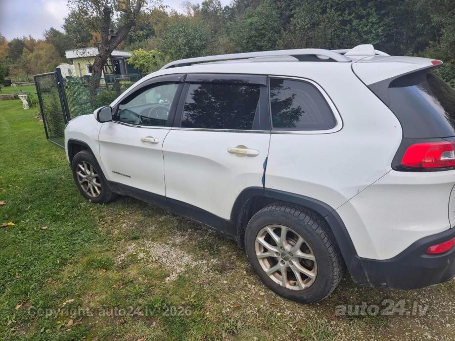 Balts Jeep Cherokee 2017 Tallina, ar dzinēja tilpumu 2.20 L un nobraukumu 164 tūkst. km par 11500 €, foto 12 vietnē AUTOMOTO.COM.LV