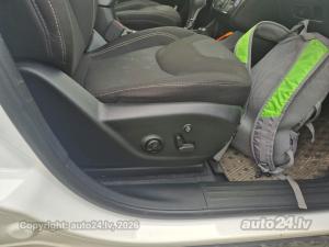 Balts Jeep Cherokee 2017 Tallina, ar dzinēja tilpumu 2.20 L un nobraukumu 164 tūkst. km par 11500 €, foto 16 vietnē AUTOMOTO.COM.LV