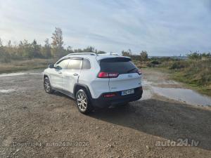 Balts Jeep Cherokee 2017 Tallina, ar dzinēja tilpumu 2.20 L un nobraukumu 164 tūkst. km par 11500 €, foto 19 vietnē AUTOMOTO.COM.LV