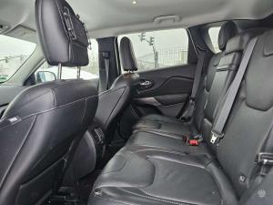 Balts Jeep Cherokee 2018 Kauņa, ar dzinēja tilpumu 2.18 L un nobraukumu 189 tūkst. km par 14150 €, foto 20 vietnē AUTOMOTO.COM.LV