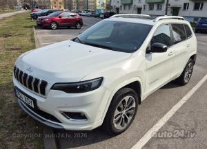 Balts Jeep Cherokee 2018 Tallina, ar dzinēja tilpumu 2.20 L un nobraukumu 235 tūkst. km par 10999 €, foto  vietnē AUTOMOTO.COM.LV
