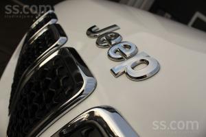 White Jeep Cherokee 2019 in Riga, with an engine capacity of 2.20 L and mileage of 0 thousand km for 15950 €, photo 10 on AUTOMOTO.COM.LV