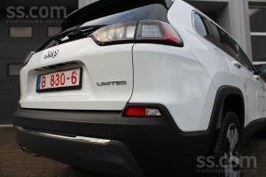 White Jeep Cherokee 2019 in Riga, with an engine capacity of 2.20 L and mileage of 0 thousand km for 15950 €, photo 13 on AUTOMOTO.COM.LV