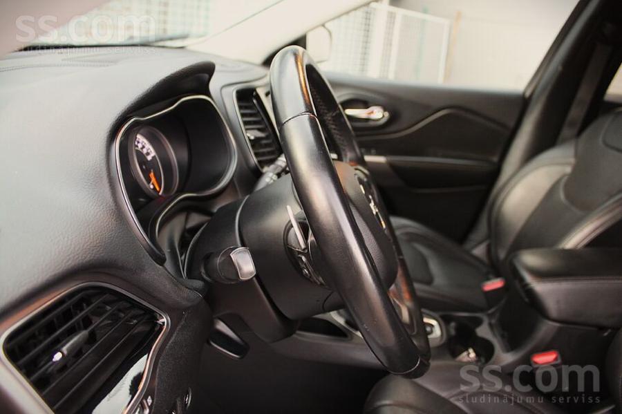 Balts Jeep Cherokee 2019 Rīga, ar dzinēja tilpumu 2.20 L un nobraukumu 0 tūkst. km par 15950 €, foto 20 vietnē AUTOMOTO.COM.LV