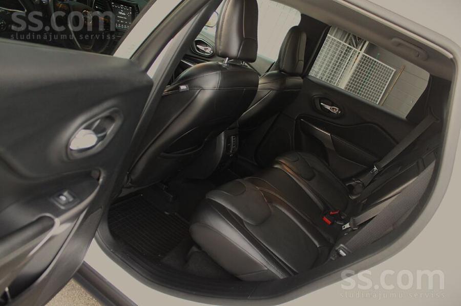 Balts Jeep Cherokee 2019 Rīga, ar dzinēja tilpumu 2.20 L un nobraukumu 0 tūkst. km par 15950 €, foto 21 vietnē AUTOMOTO.COM.LV
