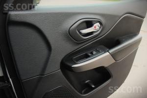Balts Jeep Cherokee 2019 Rīga, ar dzinēja tilpumu 2.20 L un nobraukumu 0 tūkst. km par 15950 €, foto 27 vietnē AUTOMOTO.COM.LV