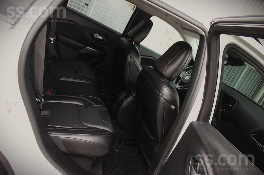 Balts Jeep Cherokee 2019 Rīga, ar dzinēja tilpumu 2.20 L un nobraukumu 0 tūkst. km par 15950 €, foto 28 vietnē AUTOMOTO.COM.LV
