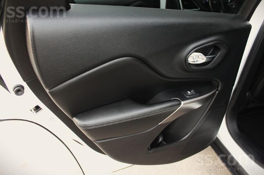 Balts Jeep Cherokee 2019 Rīga, ar dzinēja tilpumu 2.20 L un nobraukumu 0 tūkst. km par 15950 €, foto 31 vietnē AUTOMOTO.COM.LV