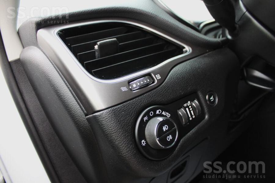 Balts Jeep Cherokee 2019 Rīga, ar dzinēja tilpumu 2.20 L un nobraukumu 0 tūkst. km par 15950 €, foto 32 vietnē AUTOMOTO.COM.LV