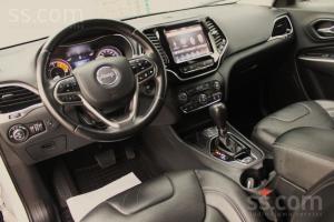 Balts Jeep Cherokee 2019 Rīga, ar dzinēja tilpumu 2.20 L un nobraukumu 0 tūkst. km par 15950 €, foto 33 vietnē AUTOMOTO.COM.LV
