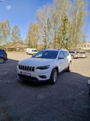 White Jeep Cherokee 2019 in Panevezys, with an engine capacity of 2.40 L and mileage of 68 thousand km for 10000 €, photo 5 on AUTOMOTO.COM.LV