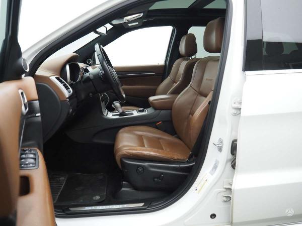Balts Jeep Cherokee 2020 Viļņa, ar dzinēja tilpumu 2.99 L un nobraukumu 130 tūkst. km par 26900 €, foto 8 vietnē AUTOMOTO.COM.LV