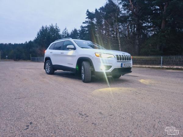 Balts Jeep Cherokee 2021 Viļņa, ar dzinēja tilpumu 2.40 L un nobraukumu 43 tūkst. km par 16800 €, foto 3 vietnē AUTOMOTO.COM.LV