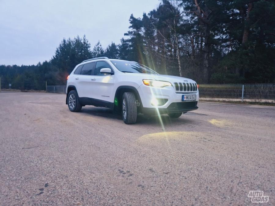 Белый Джип Чероки 2021 в Вильнюс, объемом двигателя 2.40 л и пробегом 43 тыс. км за 16800 €, фото 4 на AUTOMOTO.COM.LV