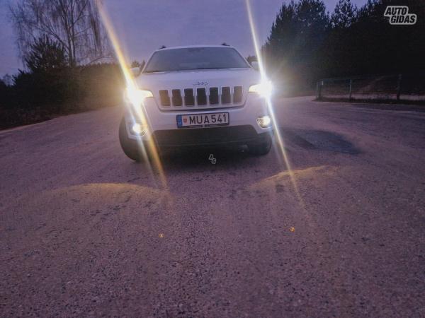 Balts Jeep Cherokee 2021 Viļņa, ar dzinēja tilpumu 2.40 L un nobraukumu 43 tūkst. km par 16800 €, foto 6 vietnē AUTOMOTO.COM.LV