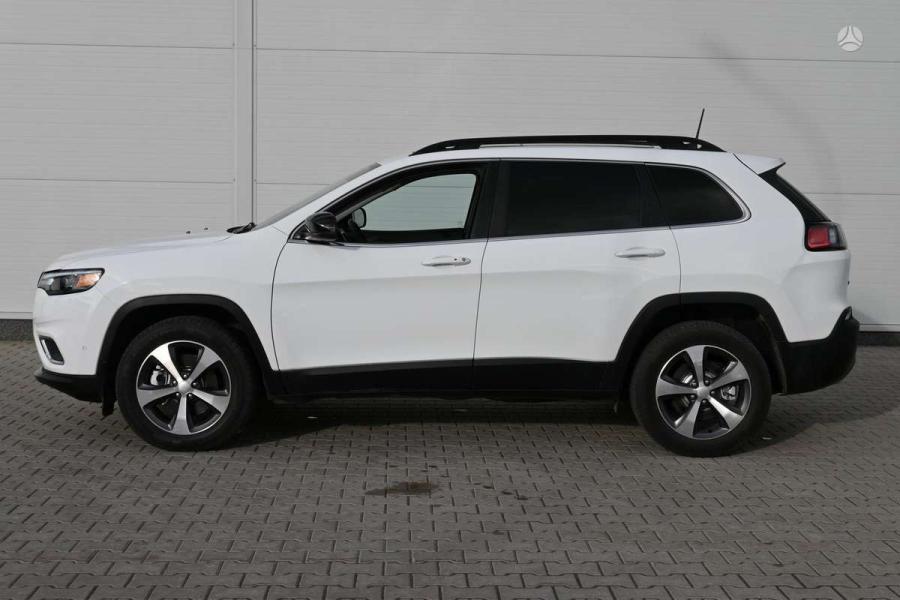 Balts Jeep Cherokee 2022 Kretinga, ar dzinēja tilpumu 3.24 L un nobraukumu 64 tūkst. km par 18499 €, foto 11 vietnē AUTOMOTO.COM.LV